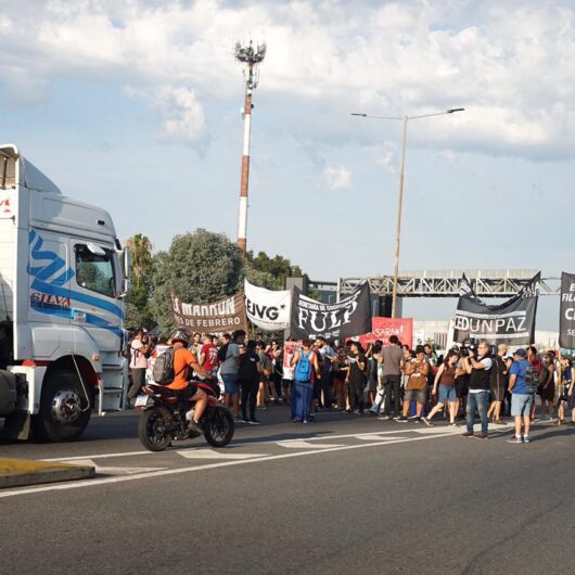 Declaration of Bread and Roses International. Yankee imperialism out of ...